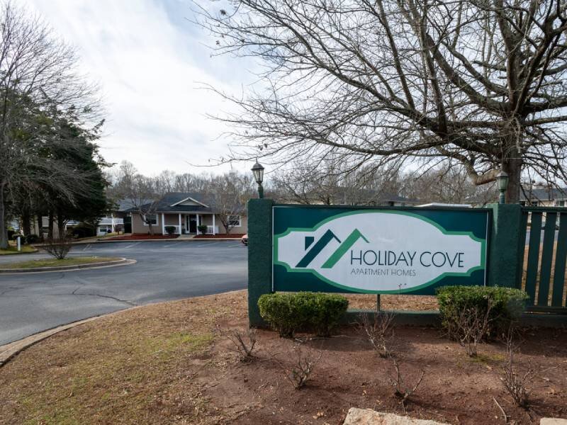 Homes for Rent in Forsyth, GA | Photos of Holiday Cove